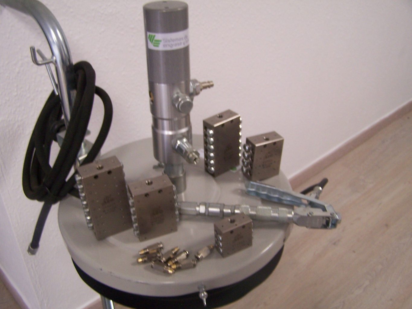 SISTEMAS DE ENGRASE Y LUBRICACIÓN, DIFERENTES MATERIALES PARA LA ...