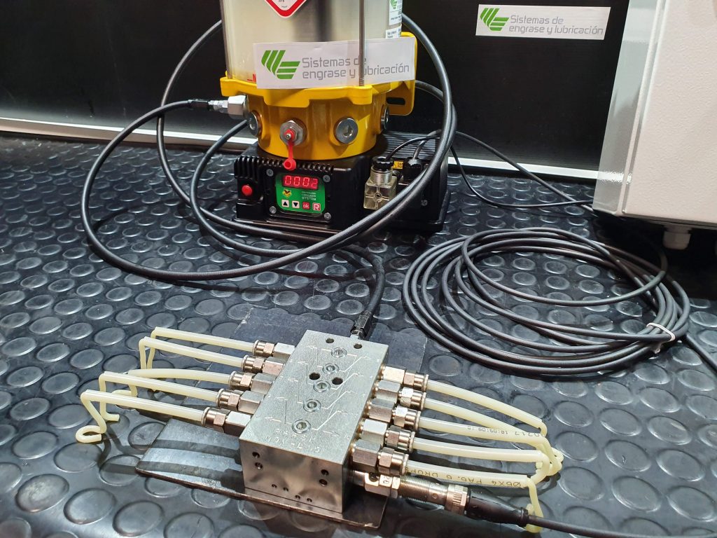 engrase-automatico-bomba-de-engrase1 • Sistemas de engrase y lubricación